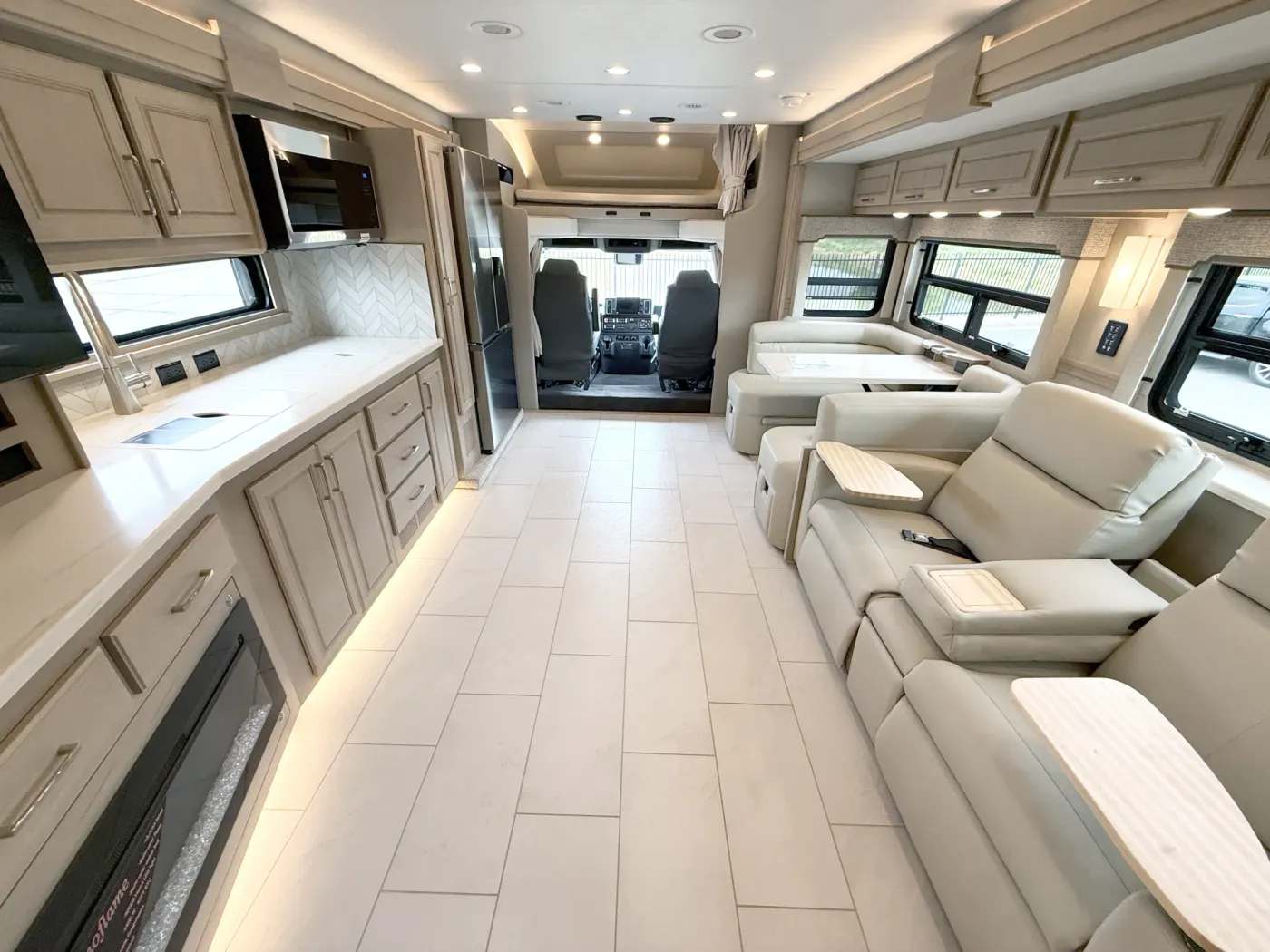 New 2026 Renegade Verona LE 40LRB in Frederick, CO - Super C RV