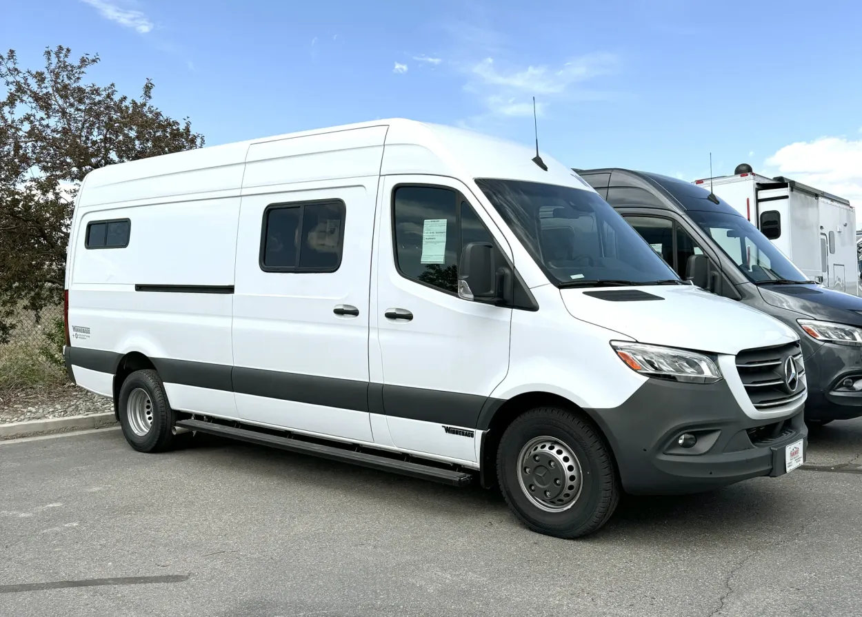 Learn more about the state-of-the-art 2023 Winnebago Adventure Wagon ...