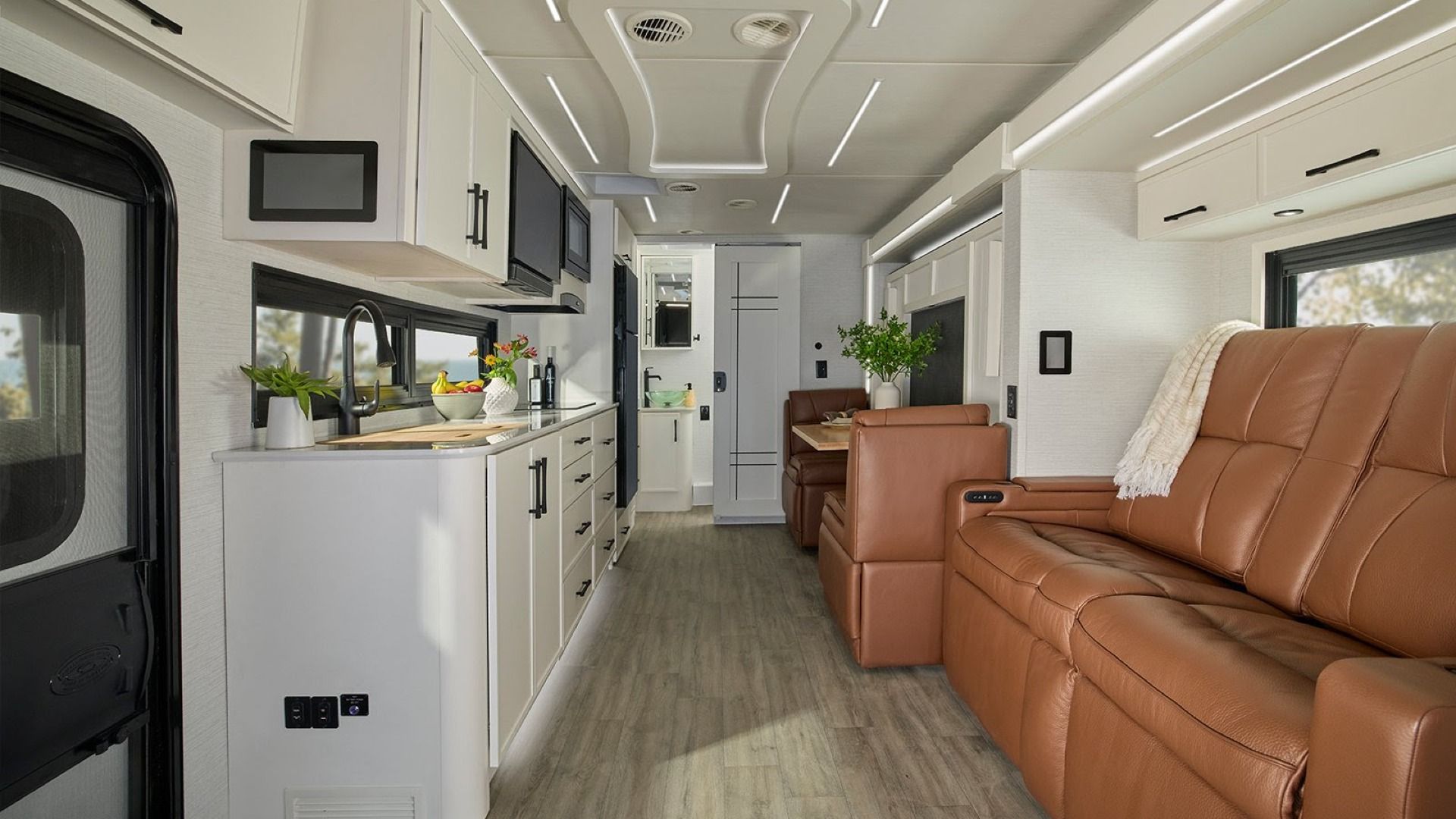 2026 Newmar Freedom Aire luxury compact Class C coach | Transwest