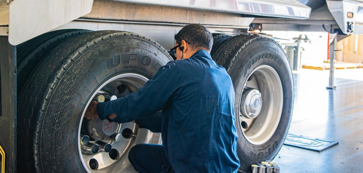 Trailer Technician Jobs & Careers | Transwest